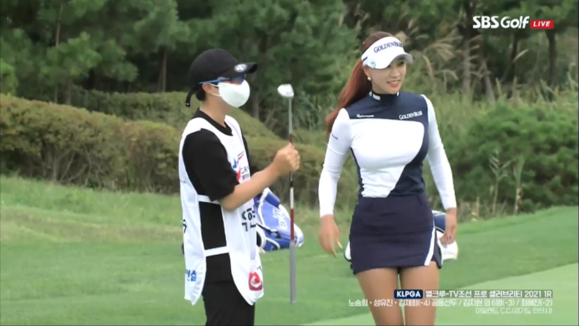 2021 KLPGA 투어 : KLPGA소식 : [영상] 유현주 환상적인 버디에 춤추는 김효주 캐디 [KLPGA 엘크루-TV조선 프로 셀러브리티 2021] : SBS Golf