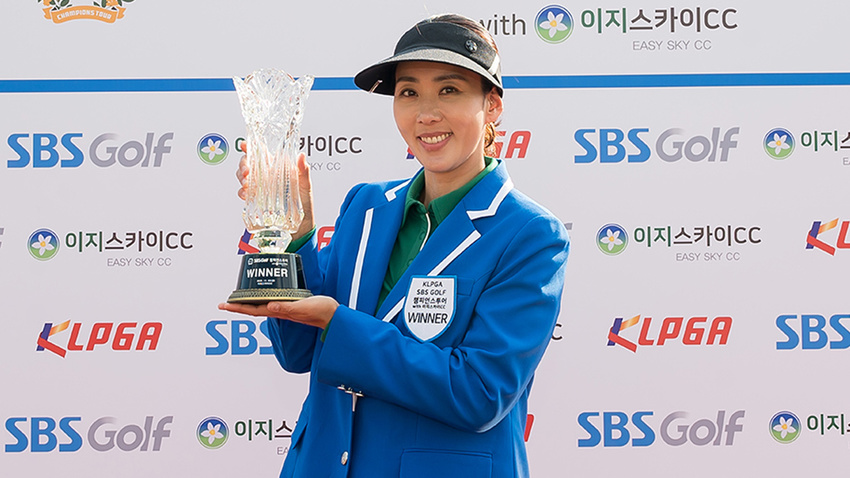 2022 KLPGA 투어 : KLPGA 소식 : 홍진주, 챔피언스 투어 2승과 함께 상금왕 등극! [KLPGA] : SBS Golf